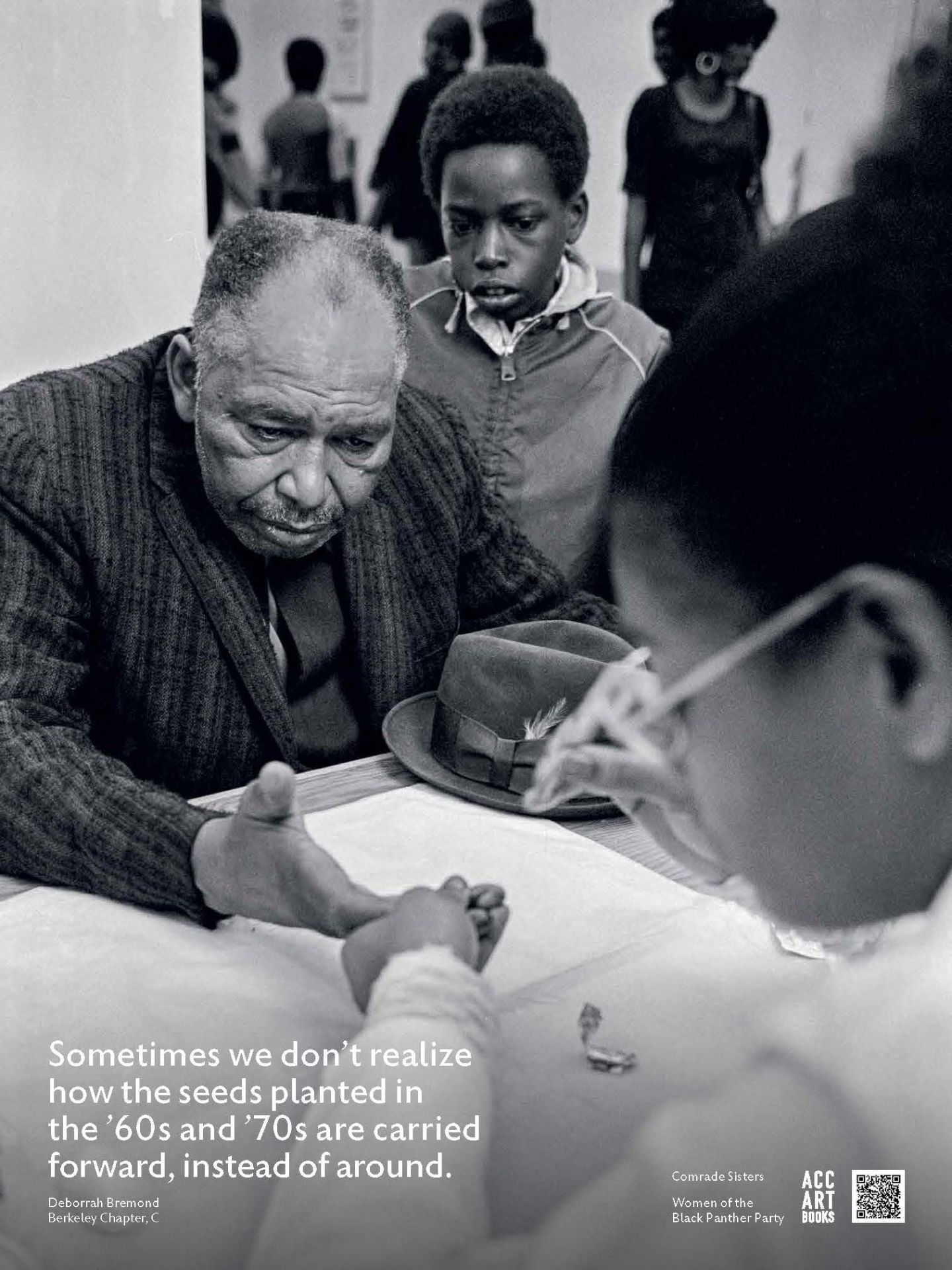 Extra resources for Comrade Sisters - ACC Art Books US